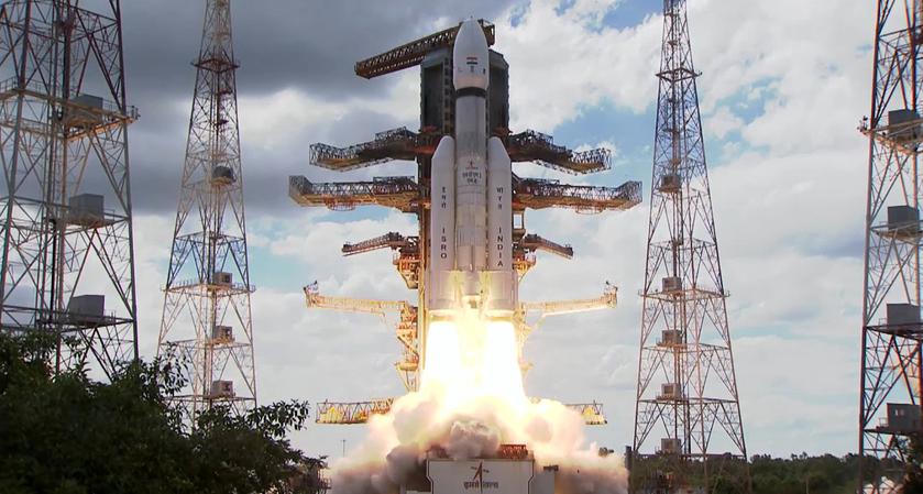 Indien har skjutit upp en GSLV Mk III-raket till månen med ...